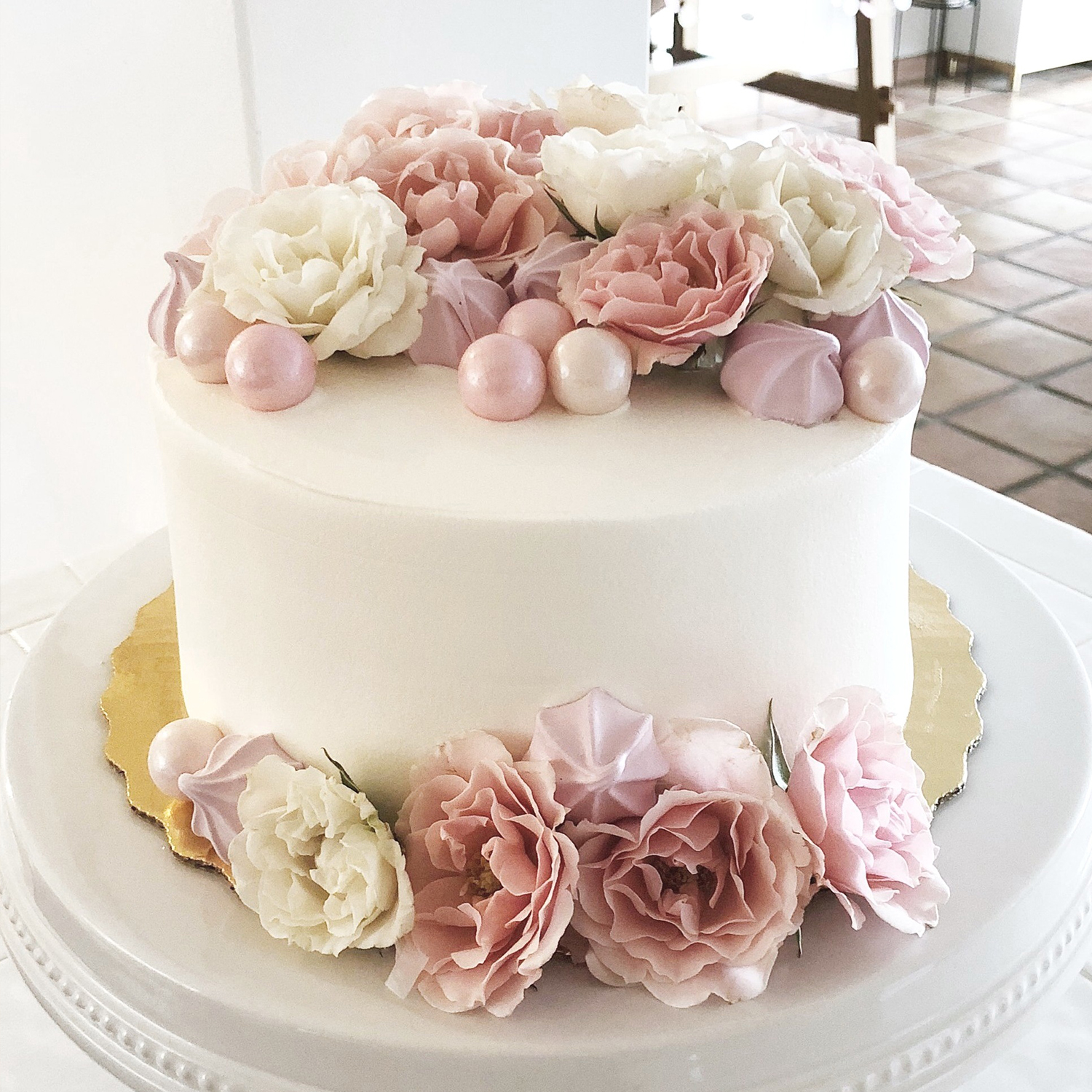Grocery Store Cake Makeover – Last Minute Party Hack - Laura Jade Prado