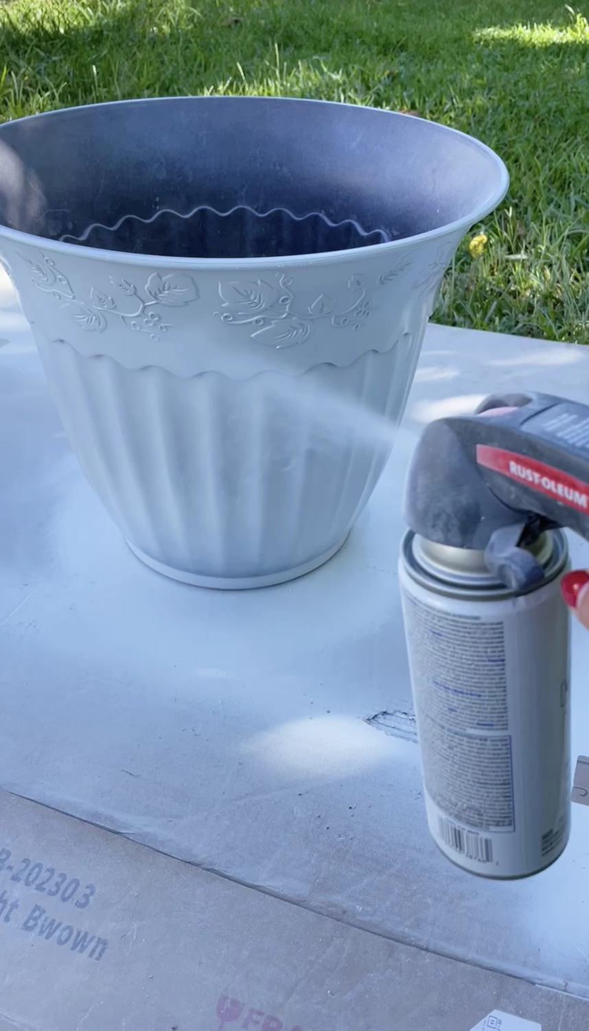 DIY Aged Painted Planters | Easy Garden Project - Laura Jade Prado