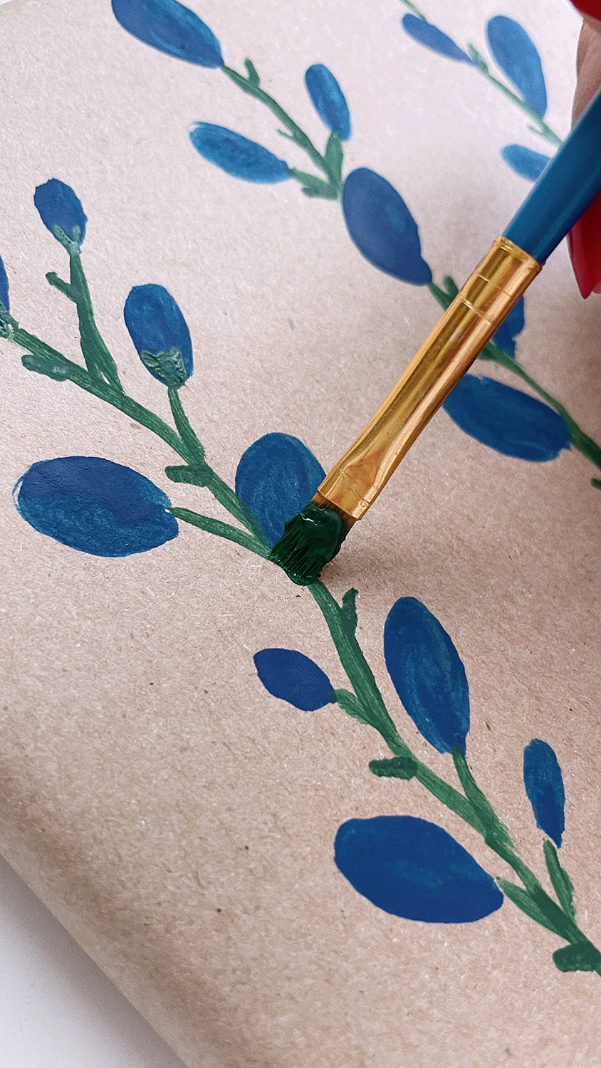 Painted Kraft Paper | Creative Gift Wrapping Ideas - Laura Jade Prado