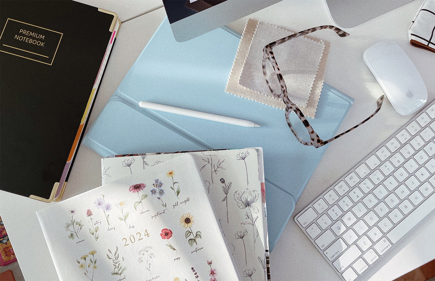 Paper vs Digital Planning | Find Your Planner Peace - Laura Jade Prado