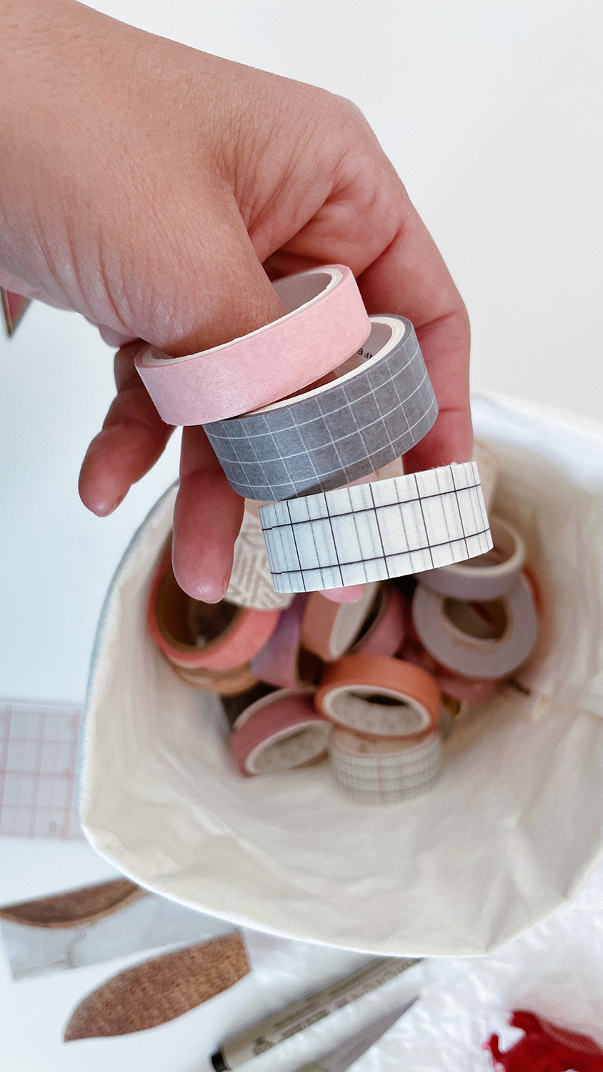 How to Make a Junk Journal + Creative Art Journal Prompts - Laura Jade ...