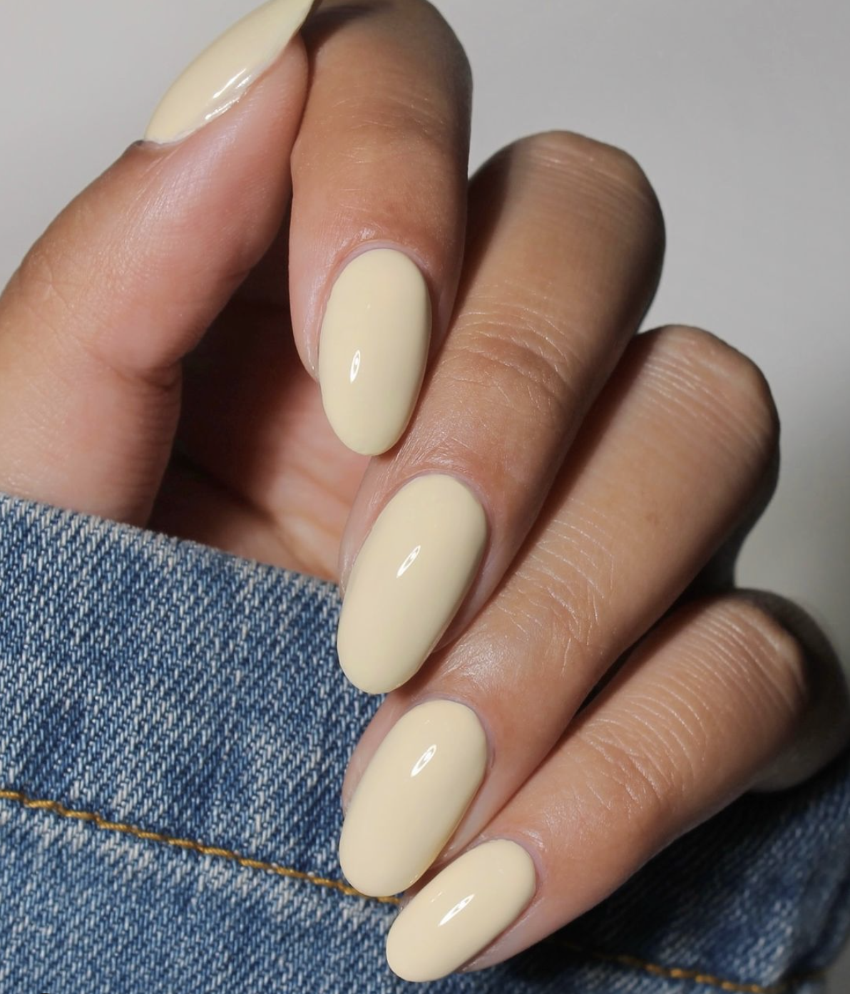 Simple Summer Nails | Low Maintenance Short Nail Design Ideas - Laura ...