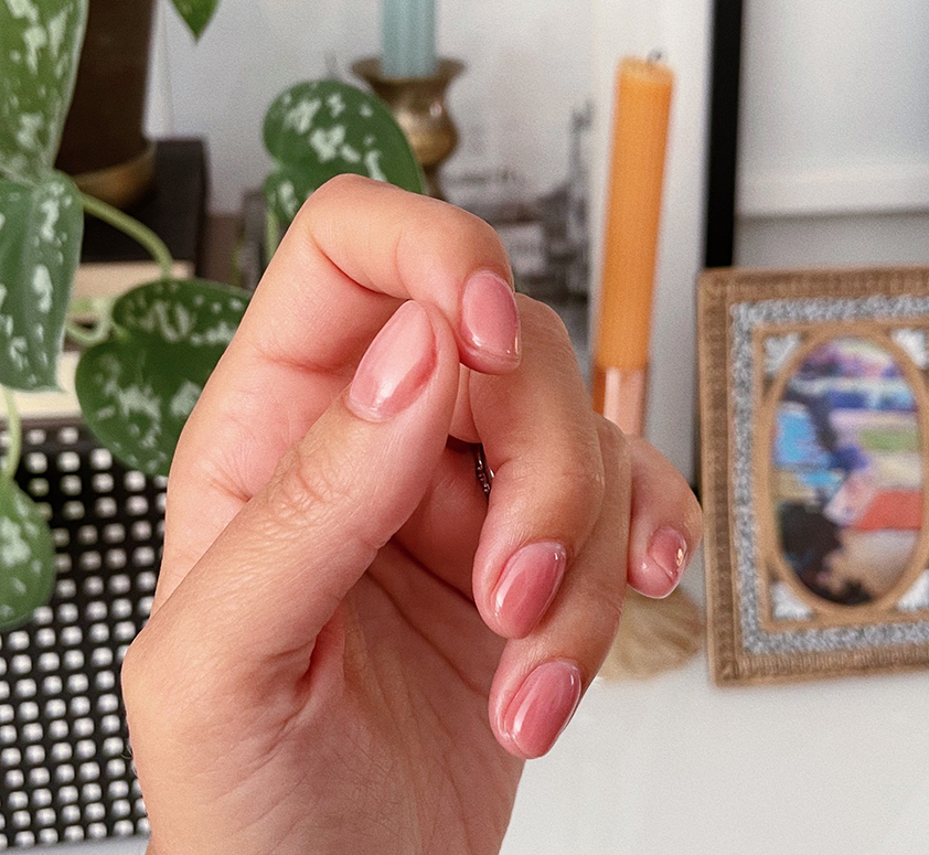 Simple Summer Nails | Low Maintenance Short Nail Design Ideas - Laura ...