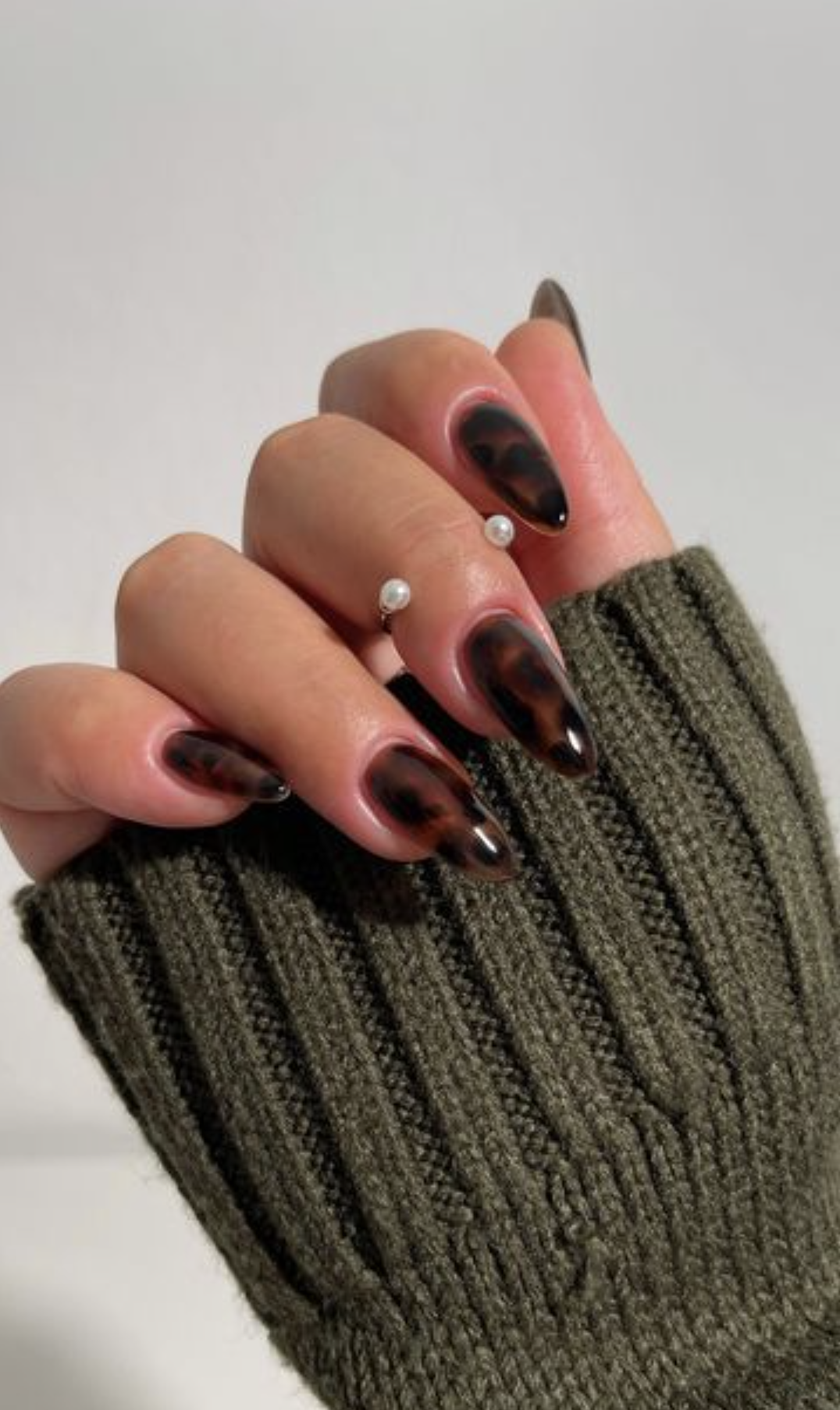 Chic Holiday Nails: Level Up Your Manicure with These Sophisticated ...